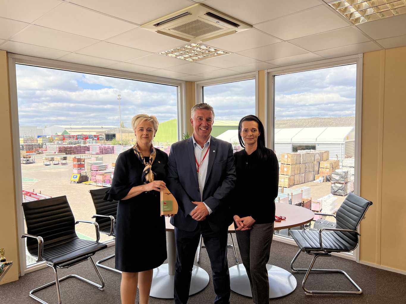 L-R Ros Howe_Colin Dobson_Heidi Taylor CSR Award - Scaffmag ...